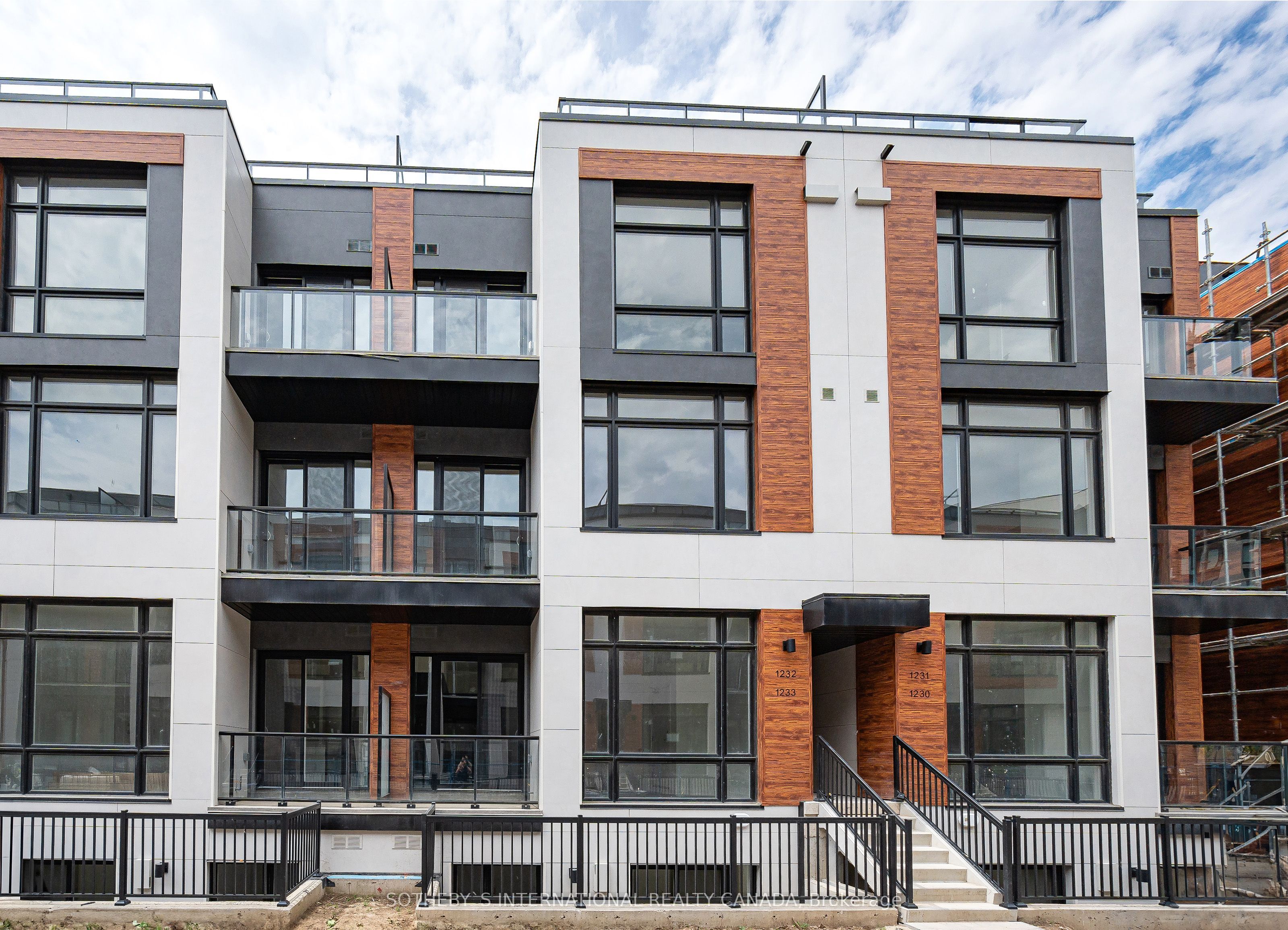 1232 - 10 David Eyer Rd, Richmond Hill, Ontario L4S0N3 Listing History ...